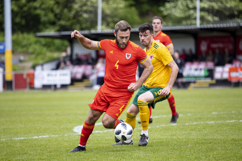 Pontypridd sign ex-Bristol Rovers midfielder as American midfielder ...