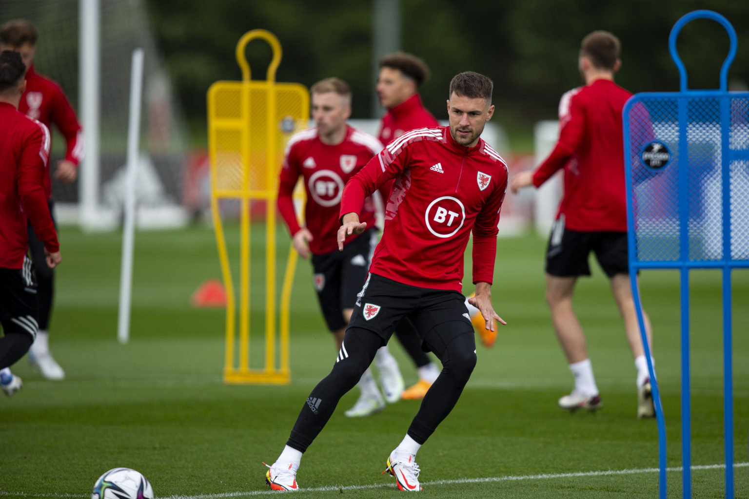 Nice midfielder Aaron Ramsey suffers hamstring injury - doubt for Wales ...
